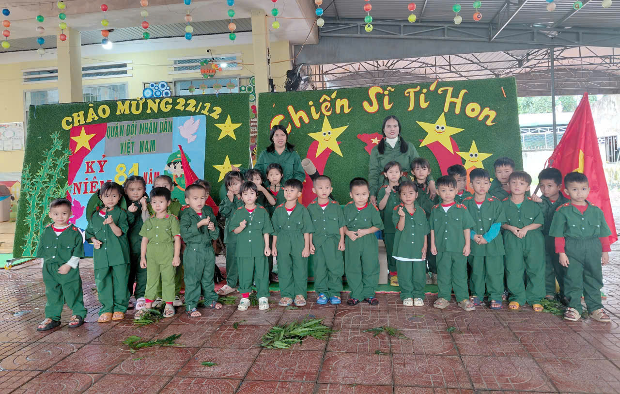 Hoạt động trải nghiệm “Chiến sĩ tí hon” của lớp lá 2. - Trường mầm non ...